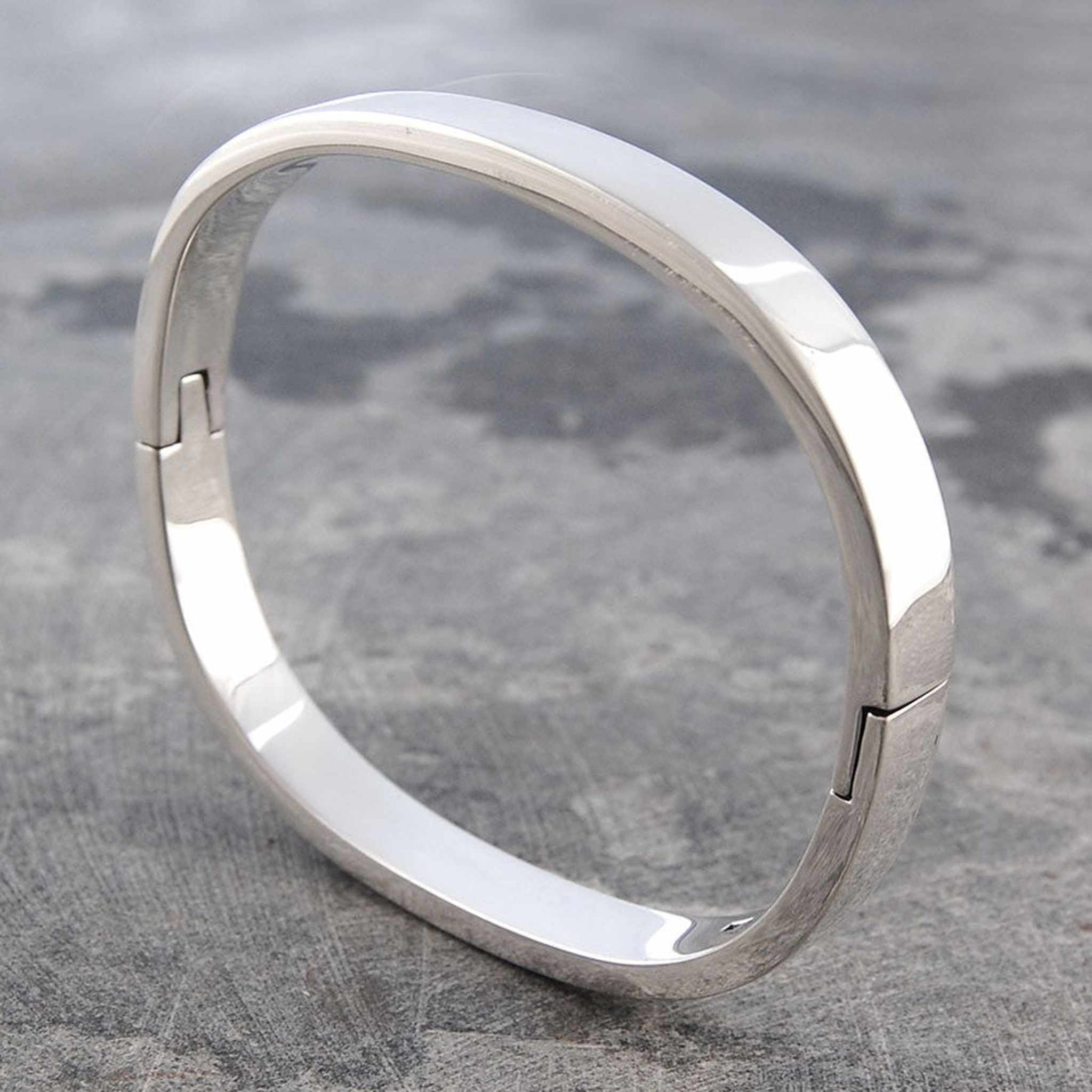 Chunky Oval Hinged Silver Bangle | Otis Jaxon Jewellery
