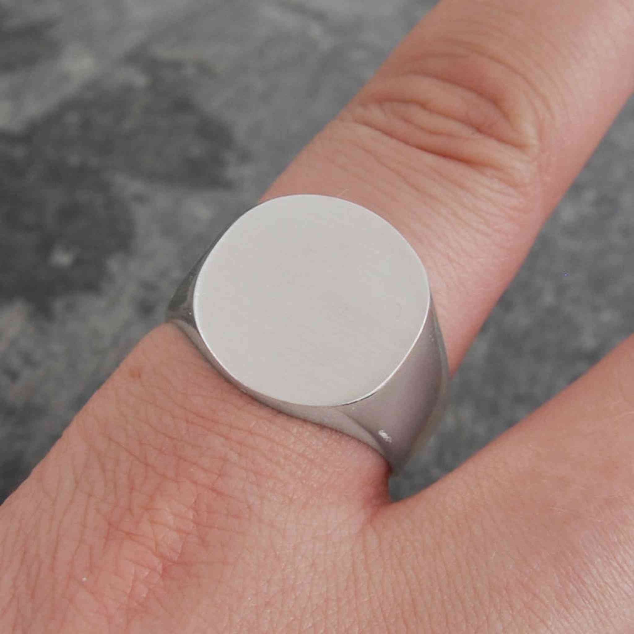 round-signet-gold-ring-for-men – Otis Jaxon Silver Jewellery